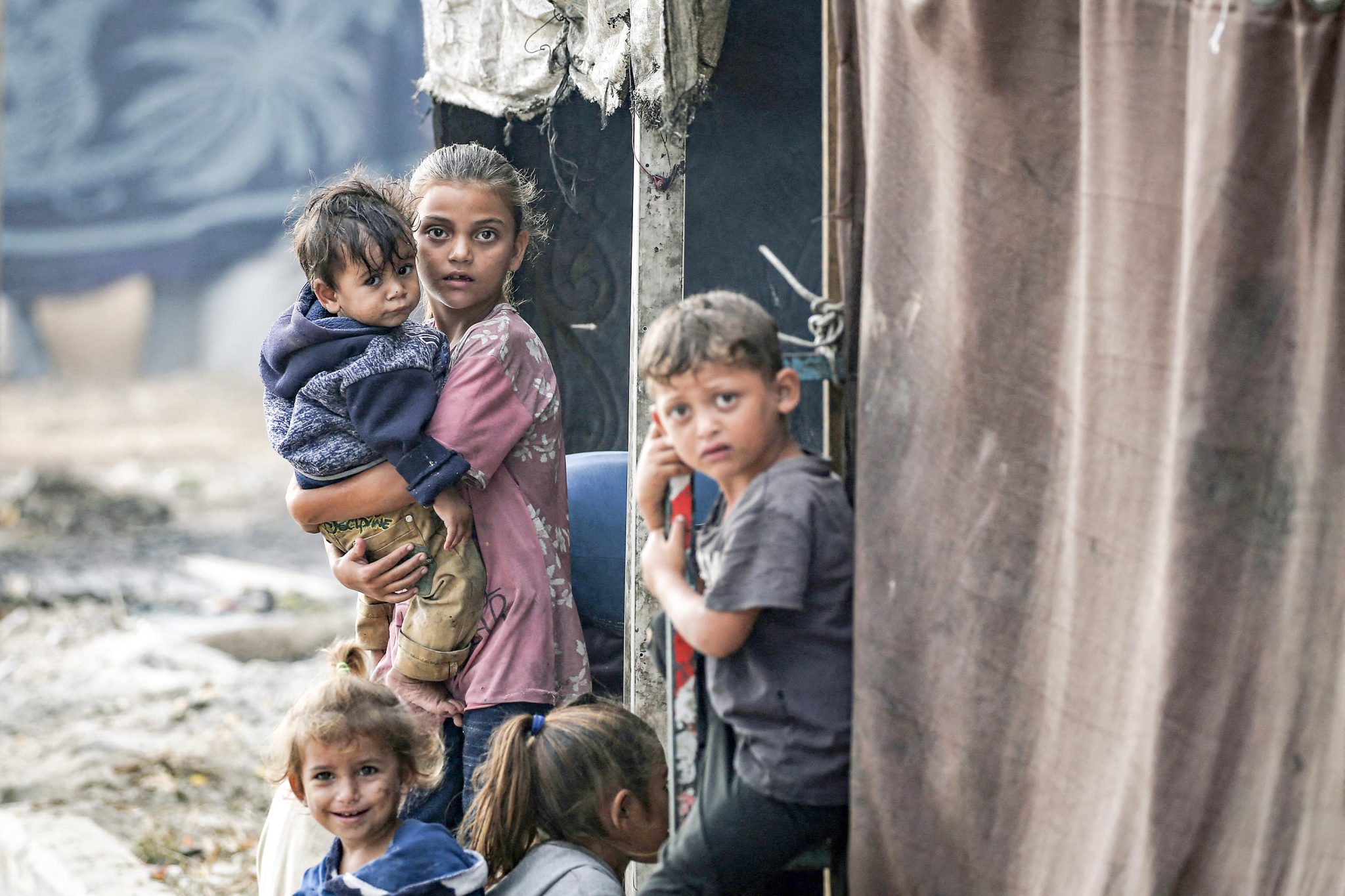 El viejo truco de los escudos humanos - Semanario Brecha